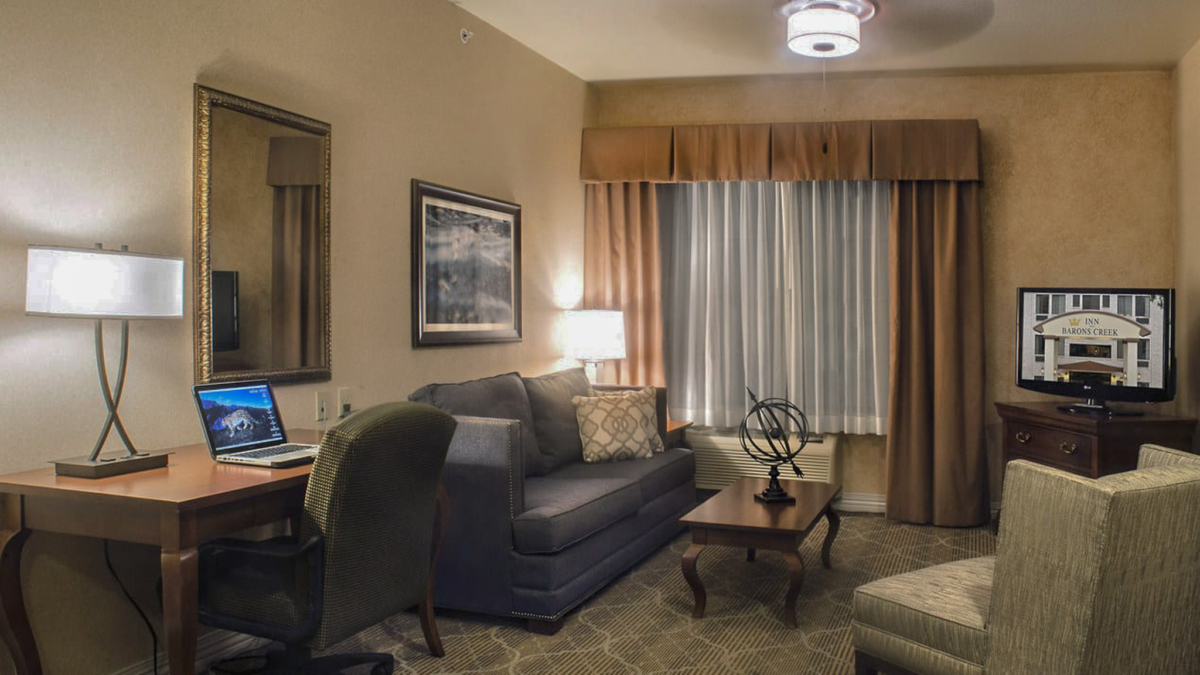 Photos of Hotel in Fredericksburg Texas | Inn on Barons Creek