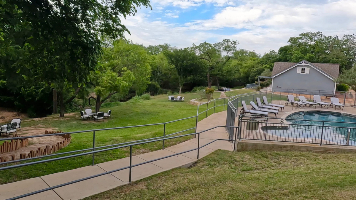 Photos of Hotel in Fredericksburg Texas | Inn on Barons Creek