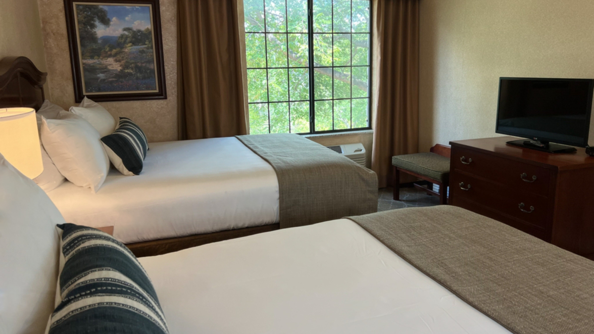 Photos of Hotel in Fredericksburg Texas | Inn on Barons Creek
